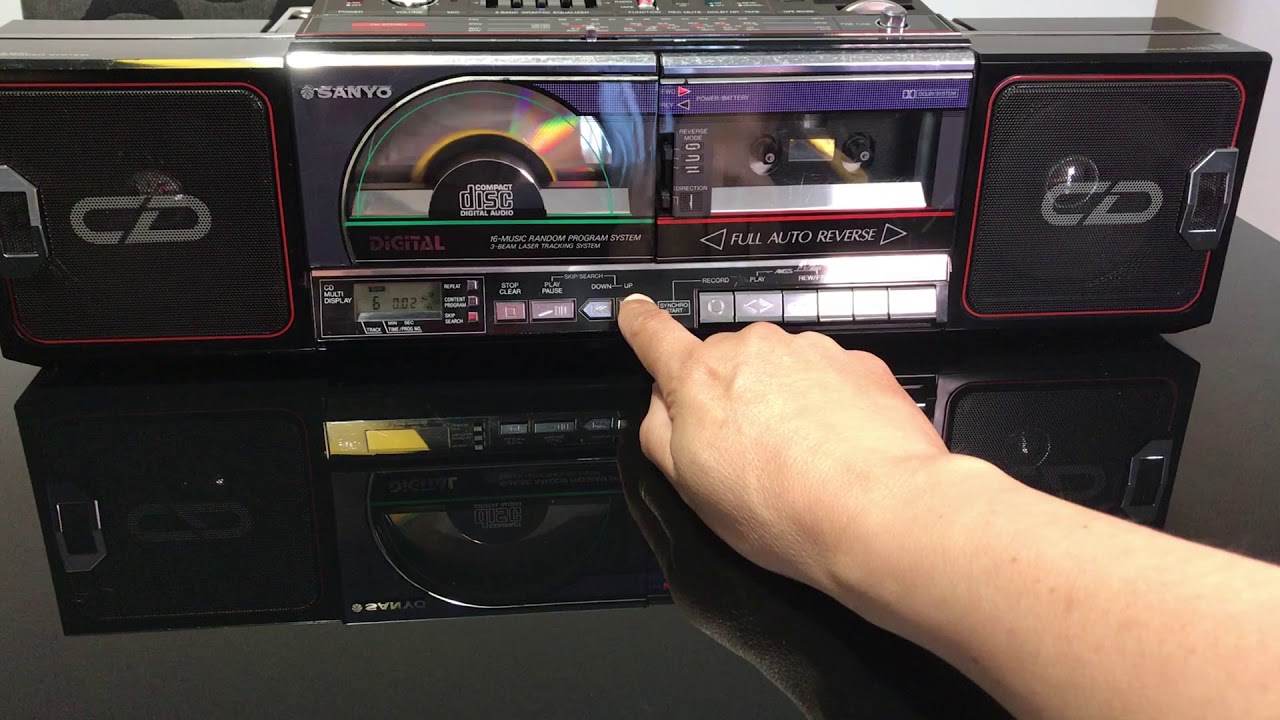 Sanyo CD Player Vertical rádio gravador Boombox anos 80 - YouTube