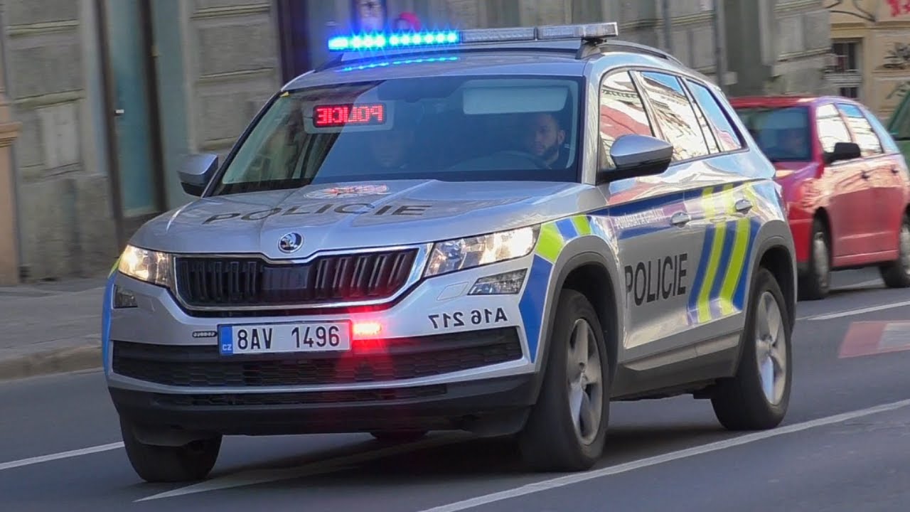 Prague Police and Ambulances responding with lights and sirens! - YouTube