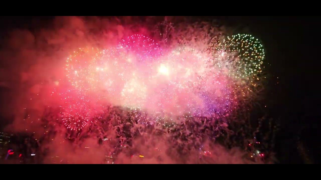 MBS Musical Fountain's final countdown to 2025 & finally the New Year ...