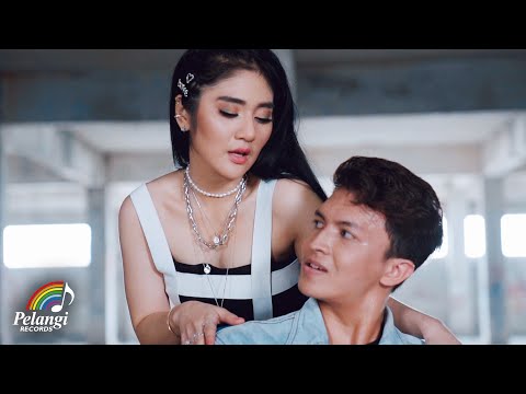 Bella Nova - Main Handphone (Official Music Video)