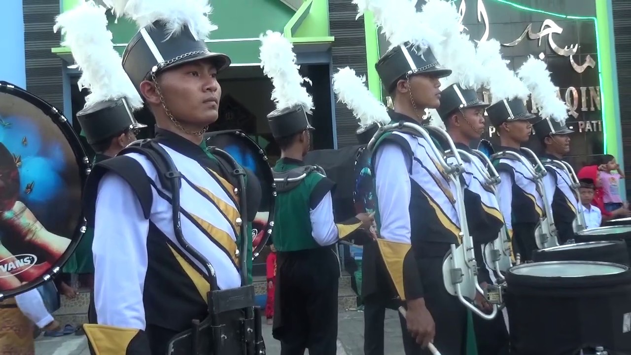 marching band - YouTube