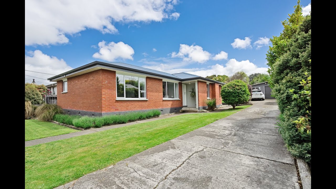 12 Holloway St - YouTube