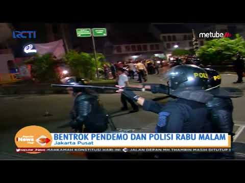 Massa Aksi 22 Mei Lempari Barikade dengan Batu hingga Bakas Pos Polisi di MH Thamrin - SIP 23/05