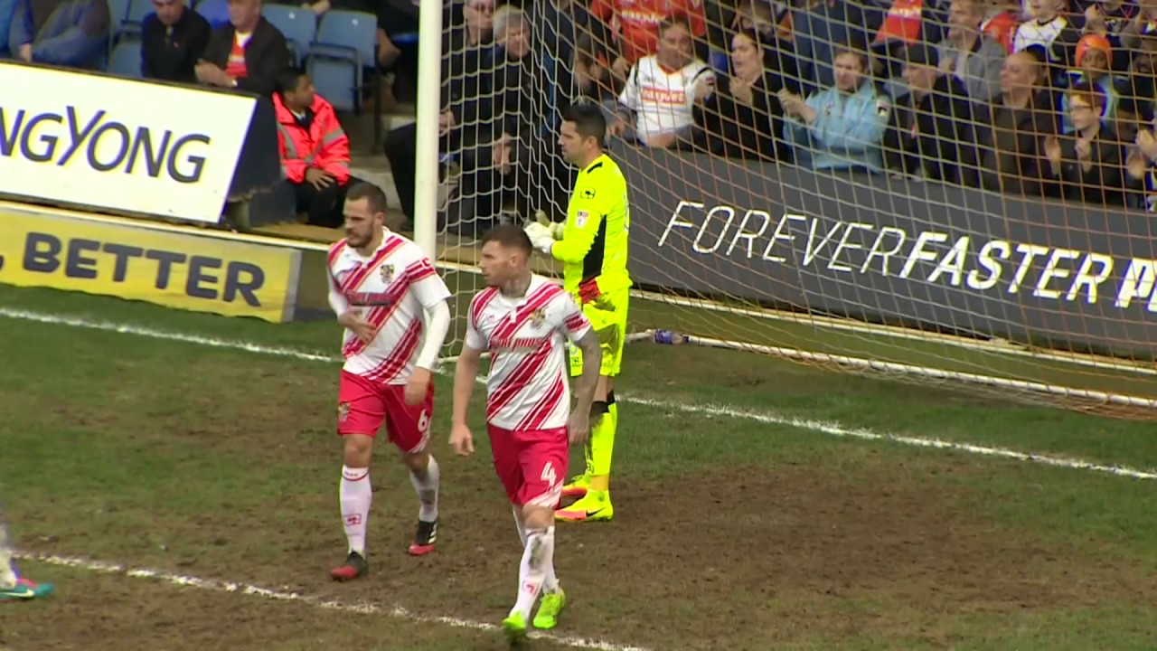 Luton v Stevenage - YouTube