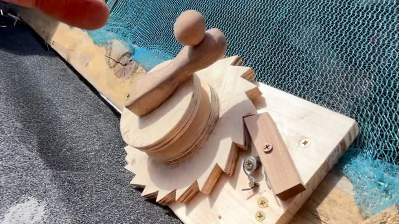 How I made a vertical sliding door with a hand crank for my chicken ...