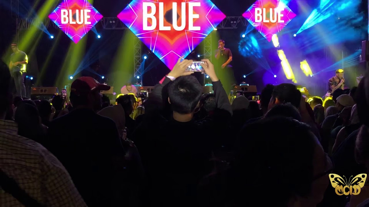 Blue - Guilty at 90s Fest - YouTube