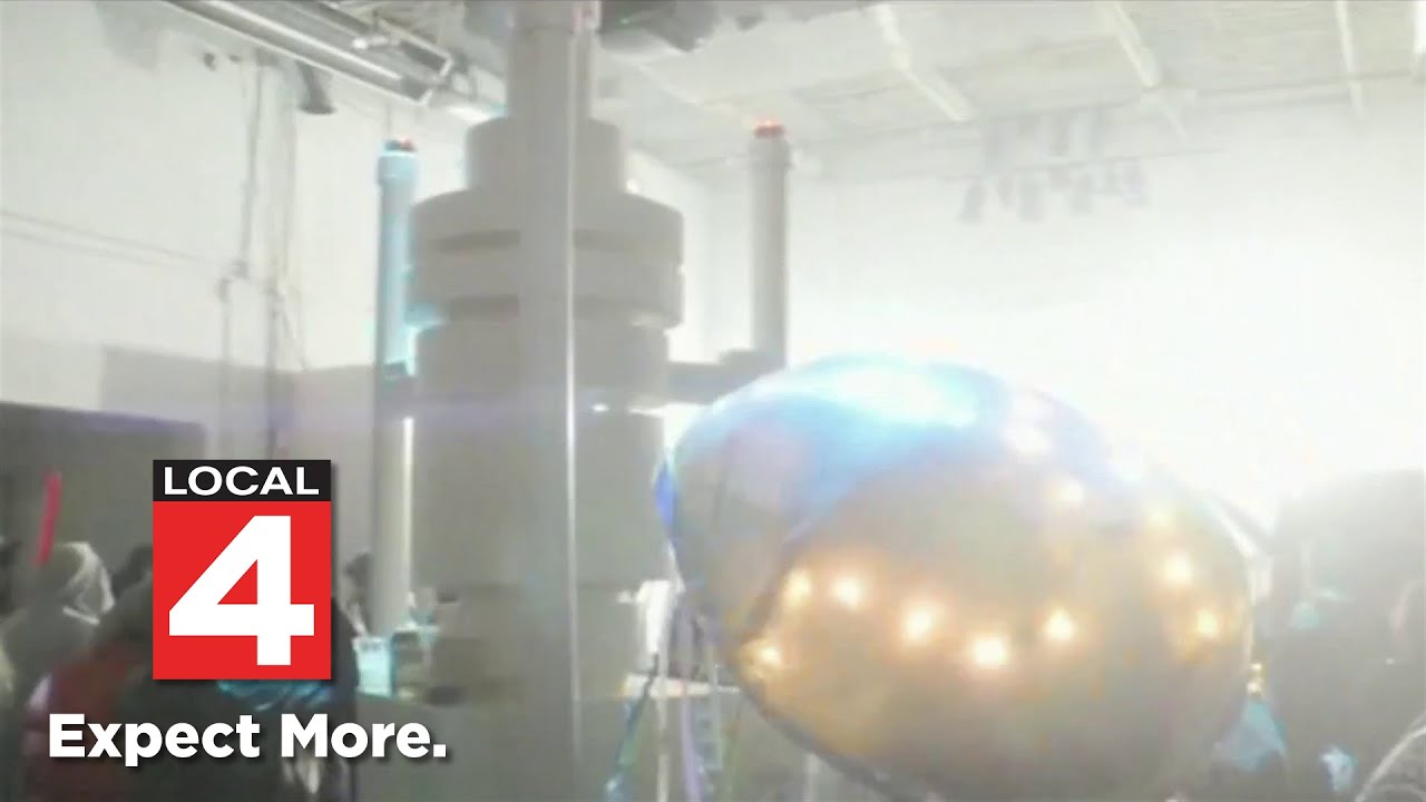 'Space Dive' returns to the tangent gallery in Detroit - YouTube