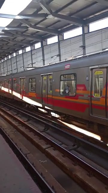 AS-02 R4441 Llegando Y Saliendo De Macul De La Línea 4 Del Metro De ...