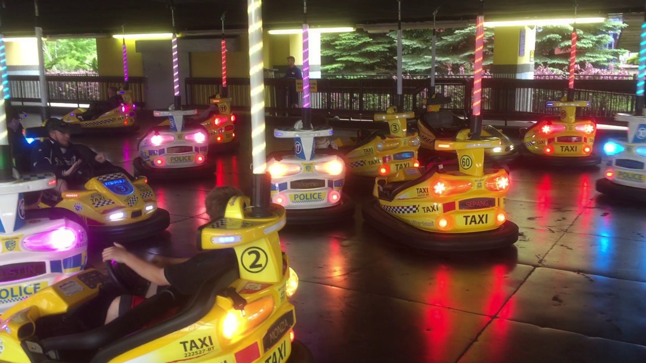 Bumping bumper cars at Michigan Adventure - YouTube