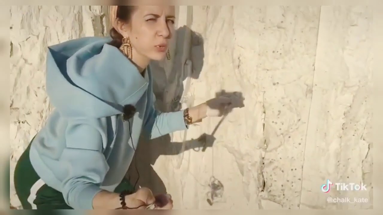 Chalk eating l chalk Kate l Chalk Kate's tiktok chalk eating l - YouTube