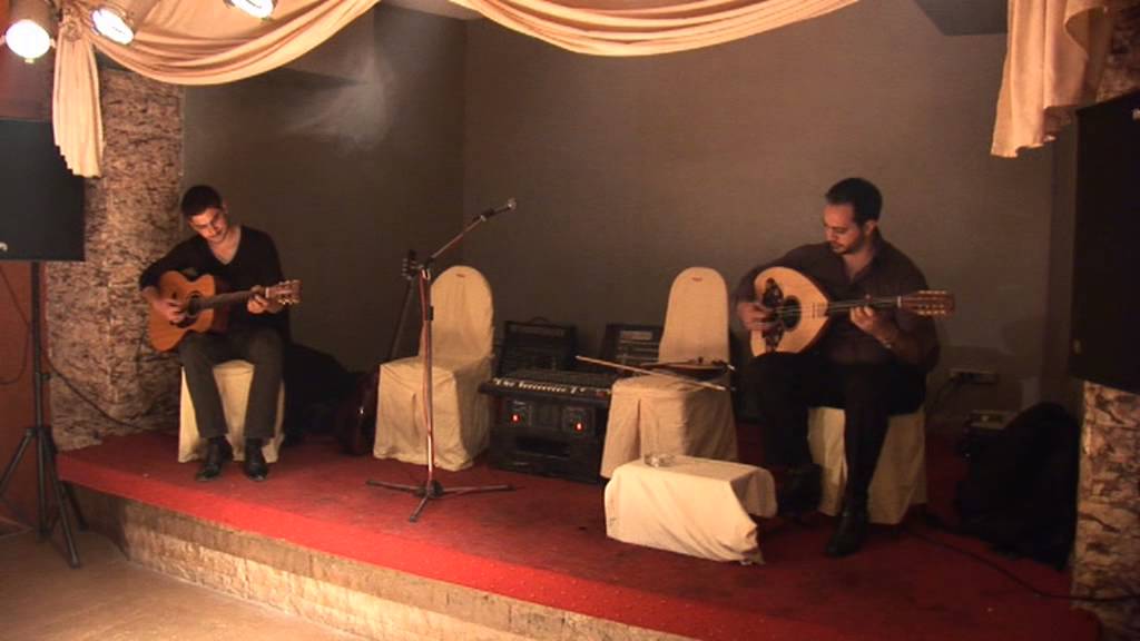 ΣΚΟΥΛΟΥΔΗΣ-ΣΑΛΟΥΣΤΡΟΣ πυρομαχος, μονο σγουρους βασιλικους - YouTube