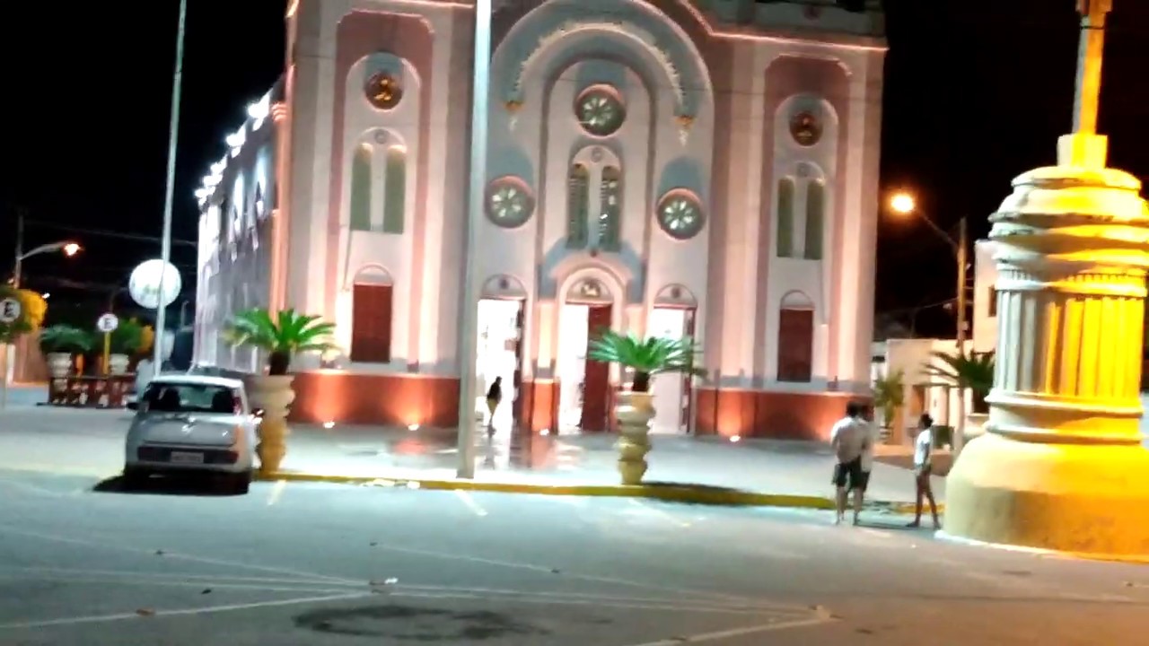 A PRAÇA DA CIDADE DE MILAGRES-CE TODA ENFEITADAS PARA O NATAL - YouTube