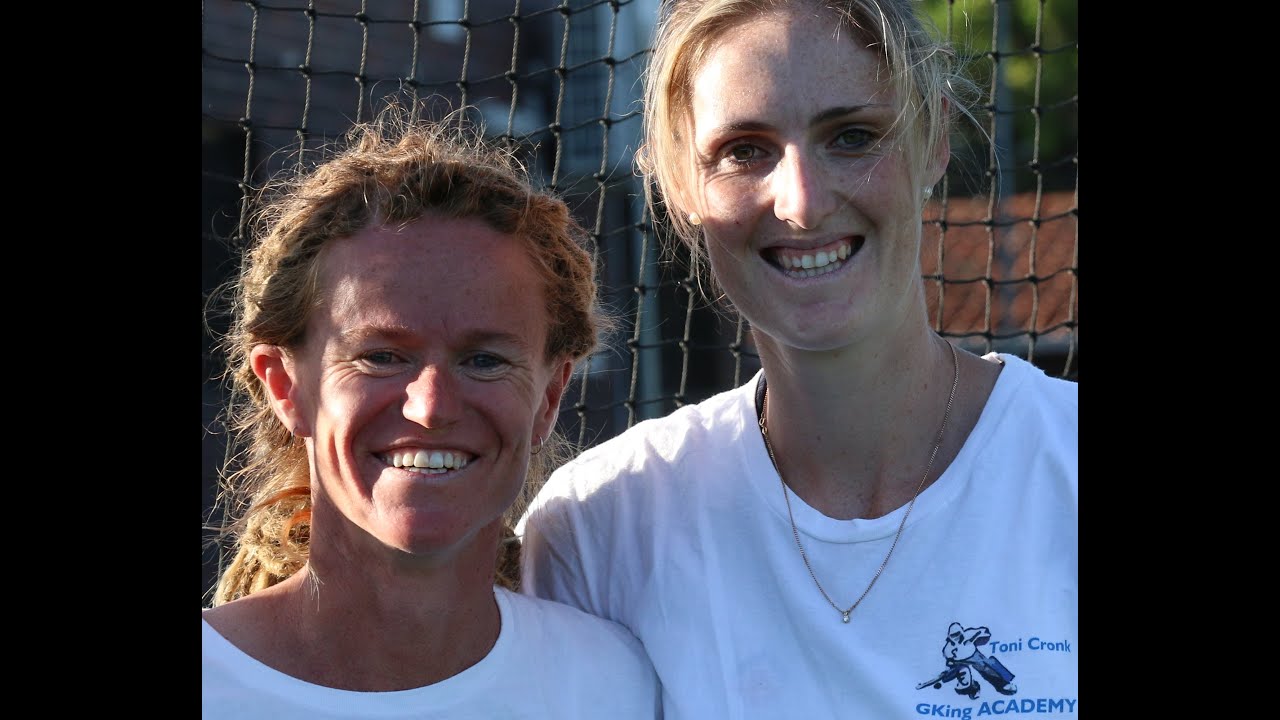 Toni Cronk delivers elite hockey goalkeeping coaching with Hockeyroos ...