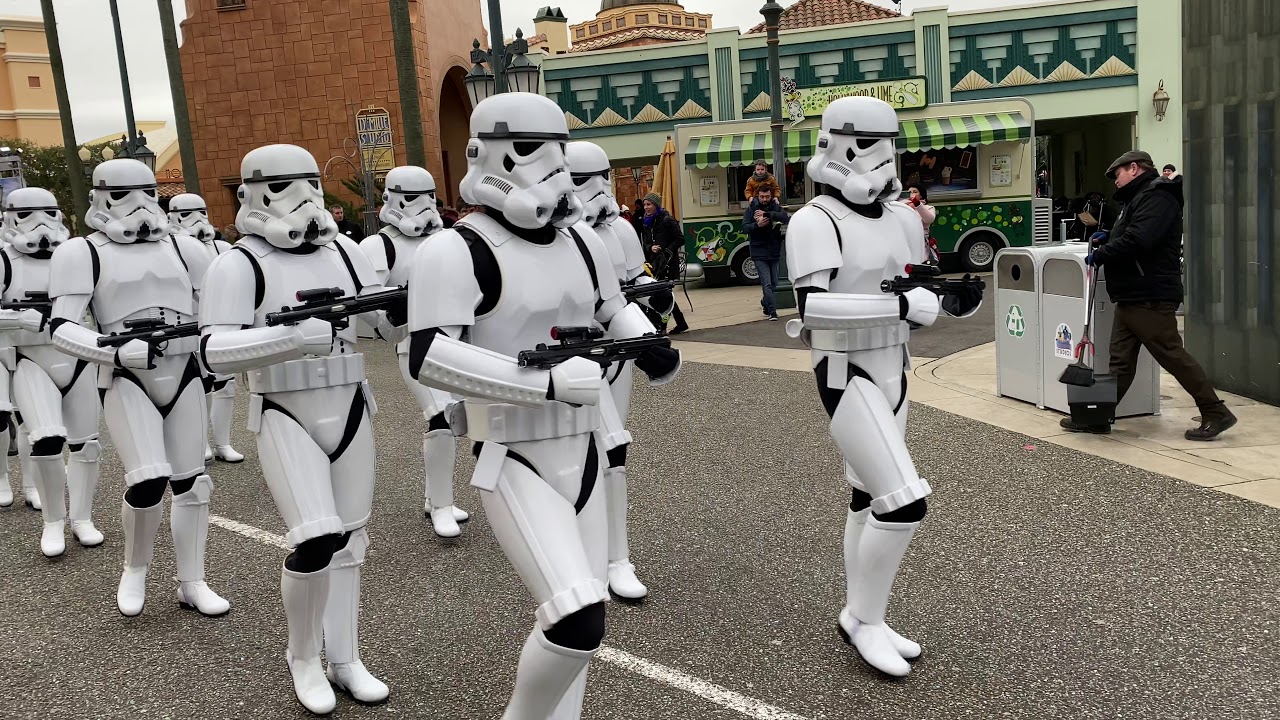 Stormtroopers marching through the Studios - YouTube