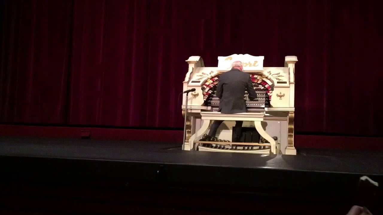 Capri Theatre Organ - YouTube