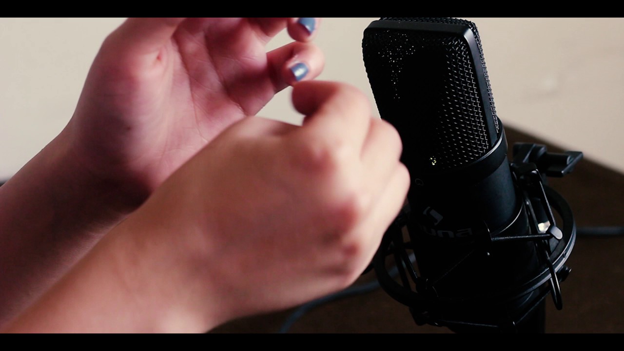 ASMR : Cracking and Popping Knuckles - YouTube