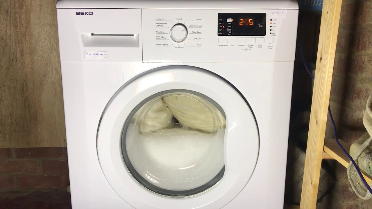 beko WM74135W - pillows wash - YouTube