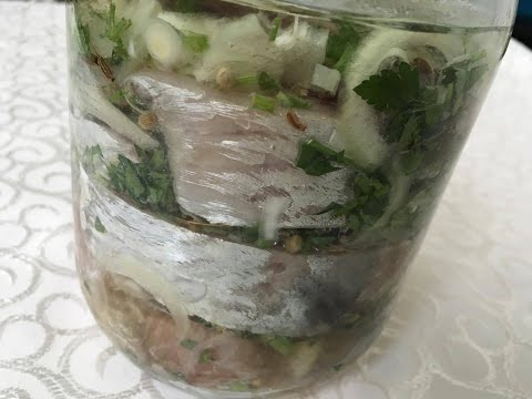 Siyənək balığının ev şəraitində duzlanıb marinə olunması. Засолка сельди в домашних условиях.