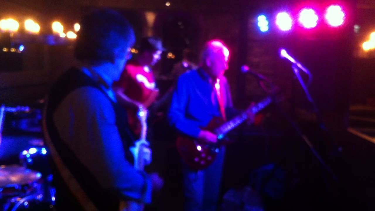 Sandy Howitt - Ghillie Dhu West End Jam 26 July 2012 - YouTube