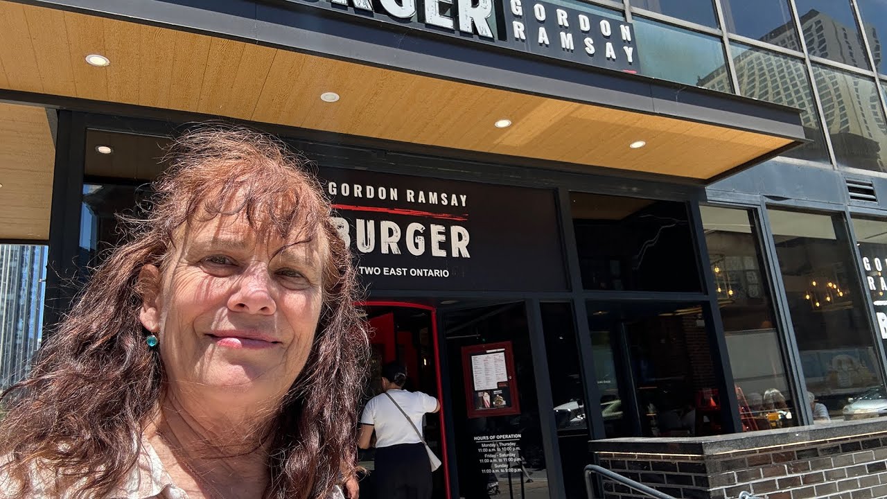 Kerry at Gordon Ramsay Burger in Chicago IL - YouTube