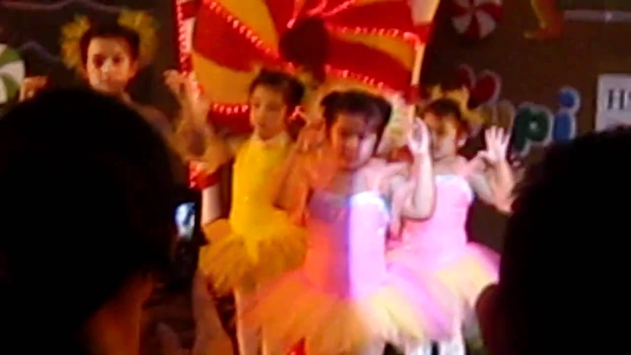 Chicken Dance - Ballet recital - YouTube