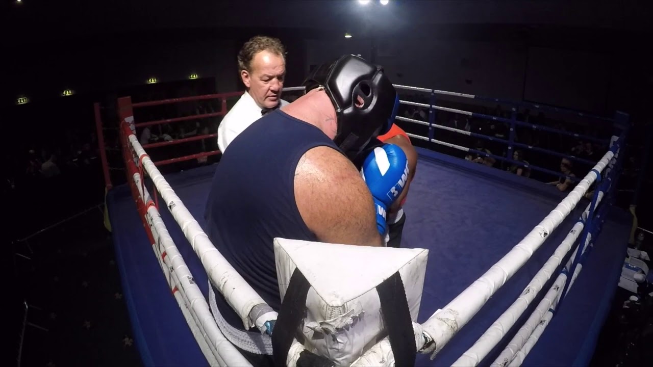 Wolverhampton | Ultra White Collar Boxing | Jay Smith VS Dan P - YouTube