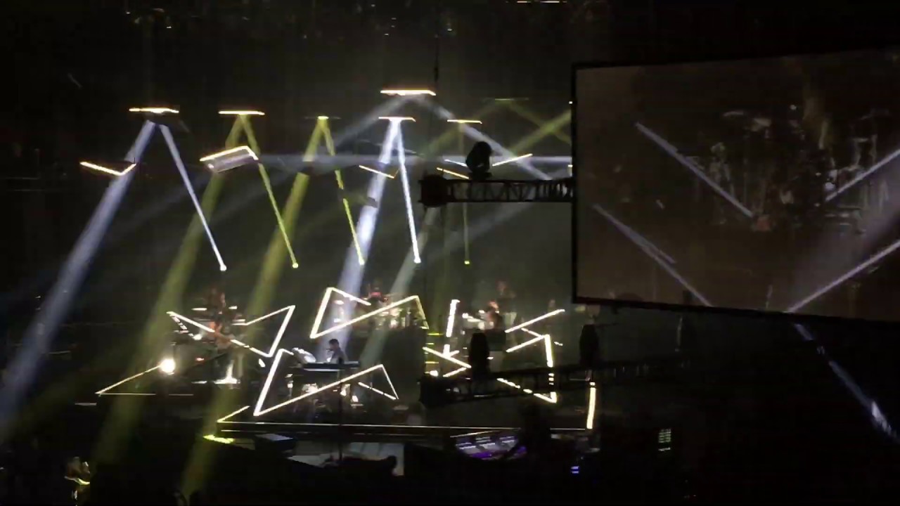 Bon Iver - Perth (Toronto 2019) - YouTube