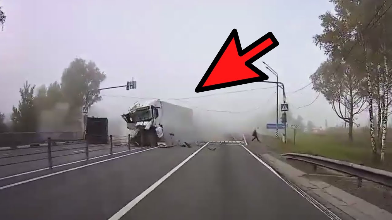 Dashcam & CCTV Footage Car Crashes Compilation #35 - YouTube