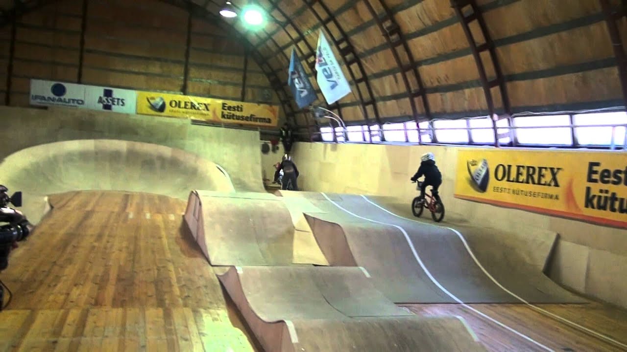 BMX RACING INDOOR WINTER CUP ROUND III - YouTube