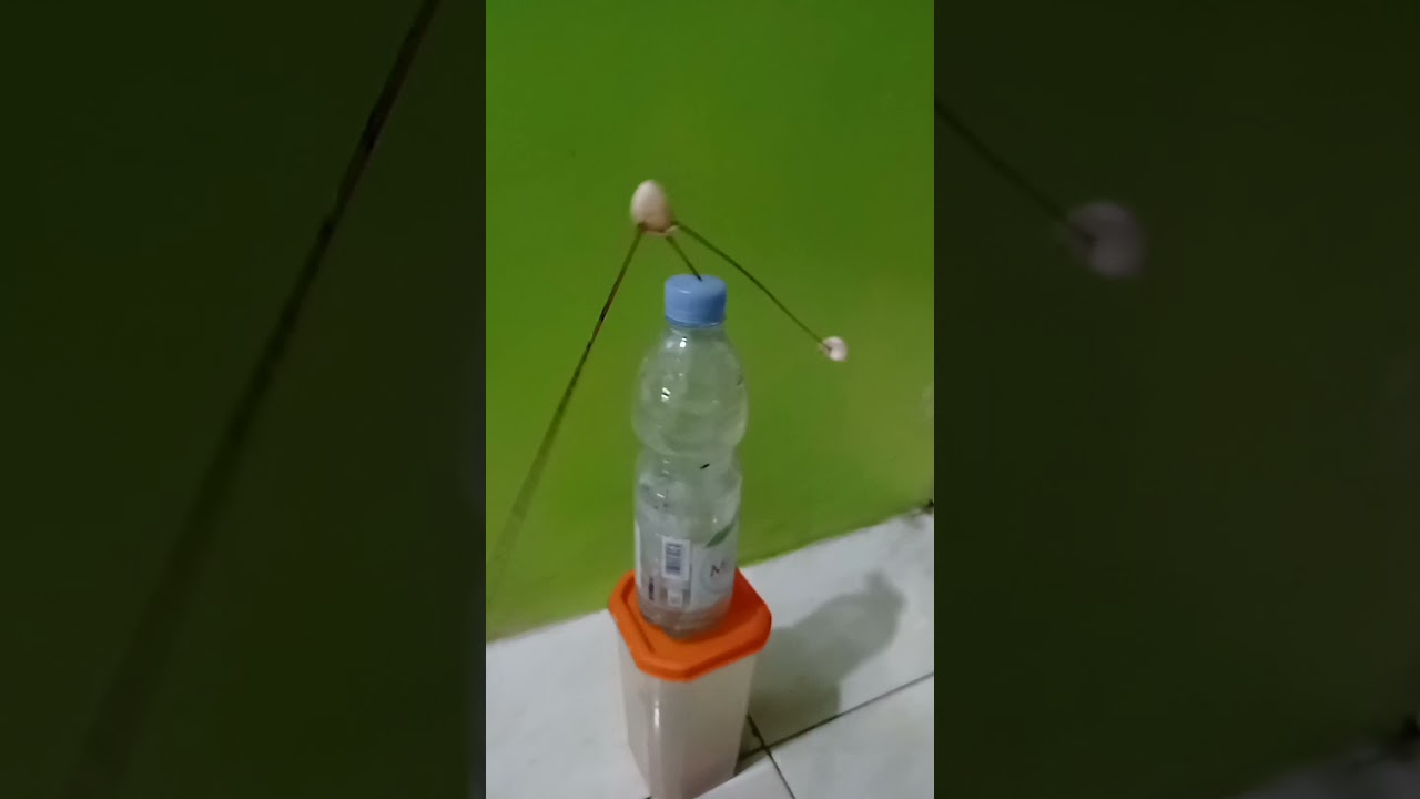 MAINAN LIDI DI ATAS BOTOL AIR MINERAL 9 Desember 2021#shorts - YouTube