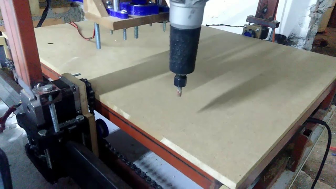 ⭐Prueba 2 Router CNC: Ramps 1.4 Arduino y Nema 23 - YouTube