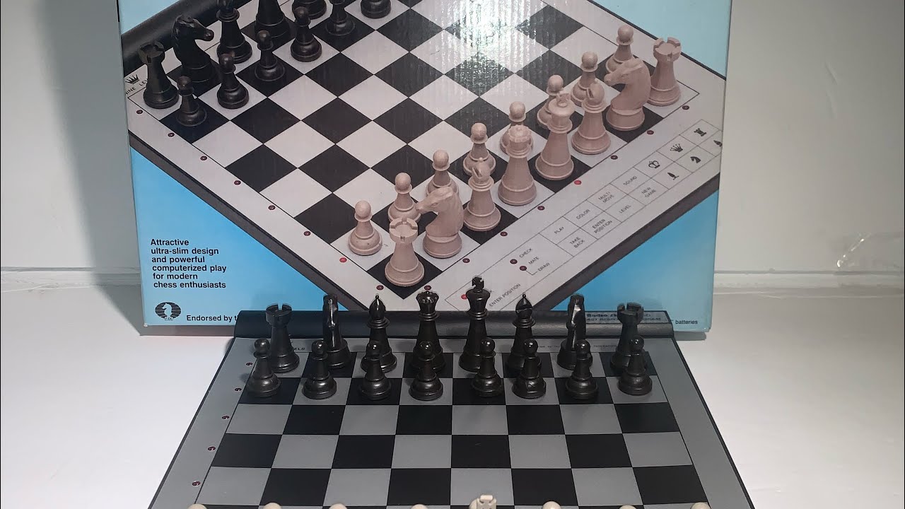 Radio Shack Computerized Chess Game 1650 How it works - YouTube