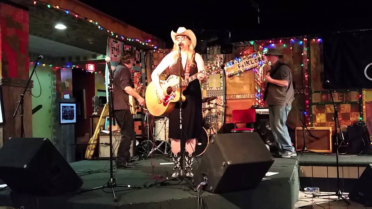 Nancy Apple, Moonlight Over Memphis - YouTube