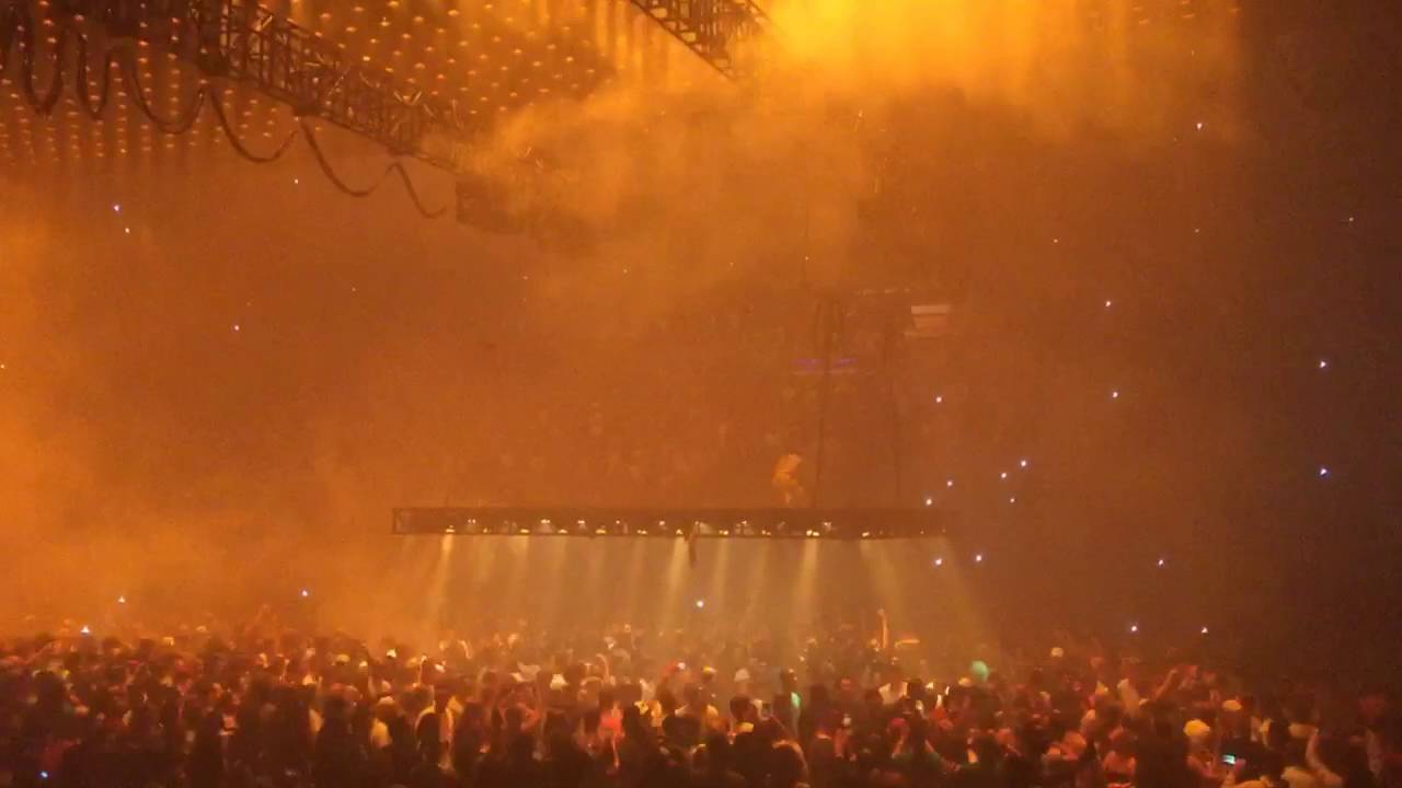 Kanye West - The Saint Pablo Tour live in Miami - Time lapse - YouTube