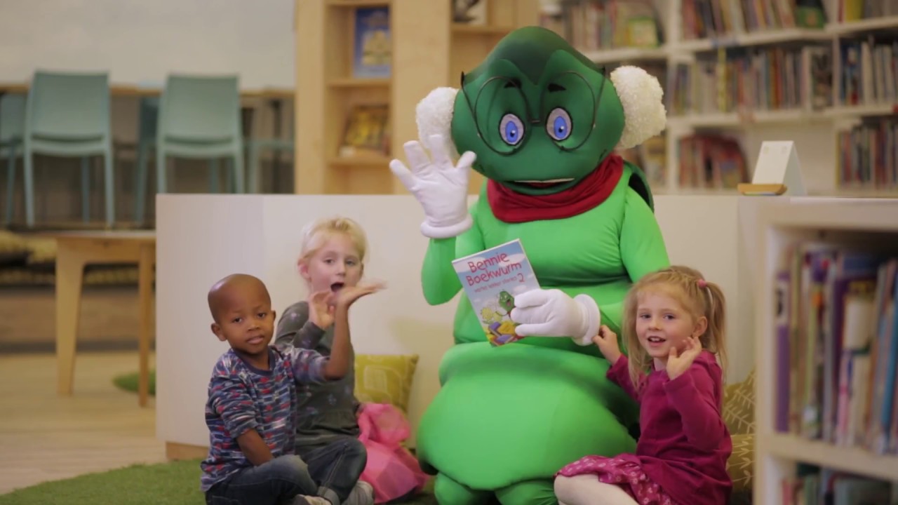 Bennie Boekwurm vertel lekker storie - YouTube