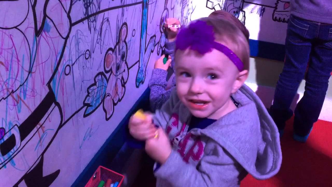 Kids coloring at the Rudolph area in Dollywood - YouTube