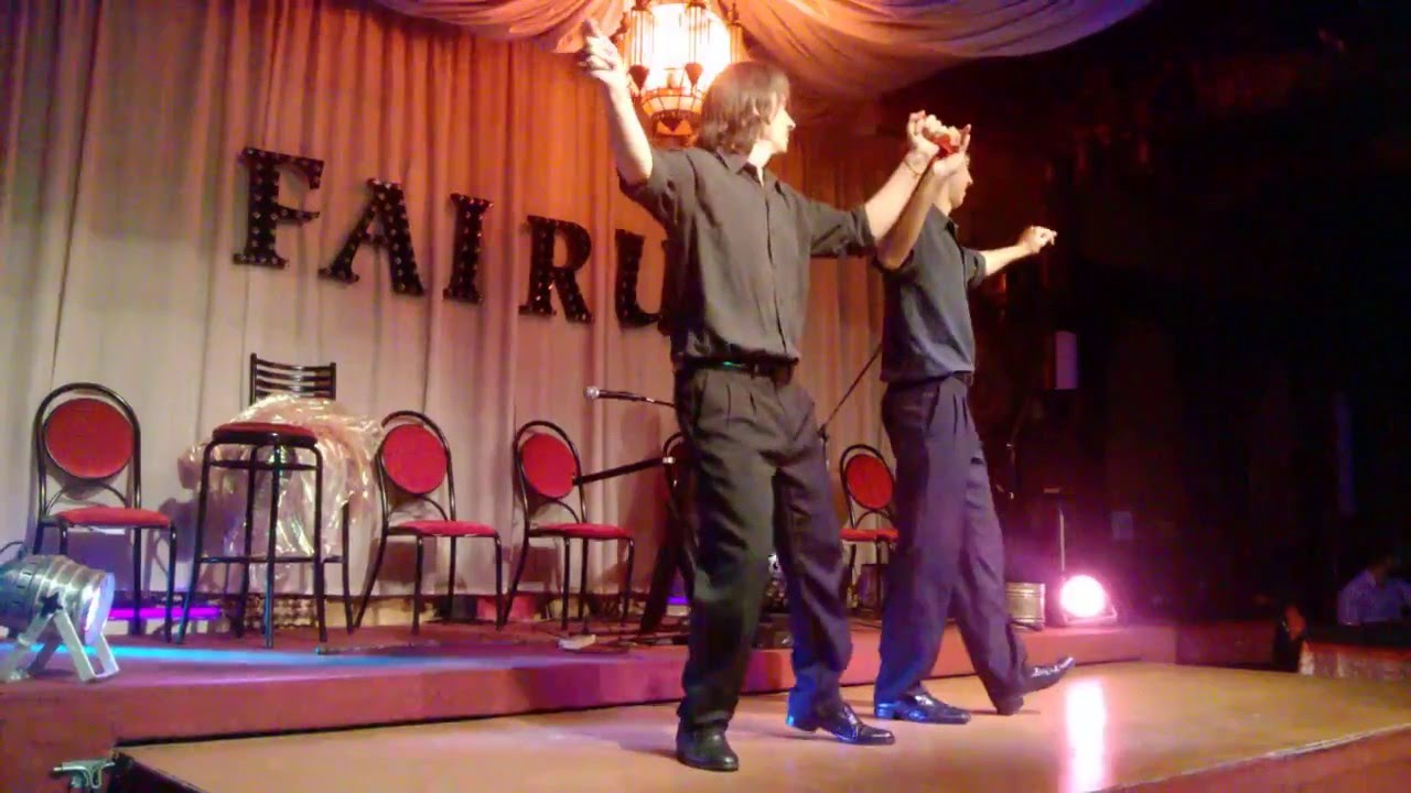 Tsamiko - Τσάμικο_Greek Dance_(Restaurants Fairuz) - YouTube
