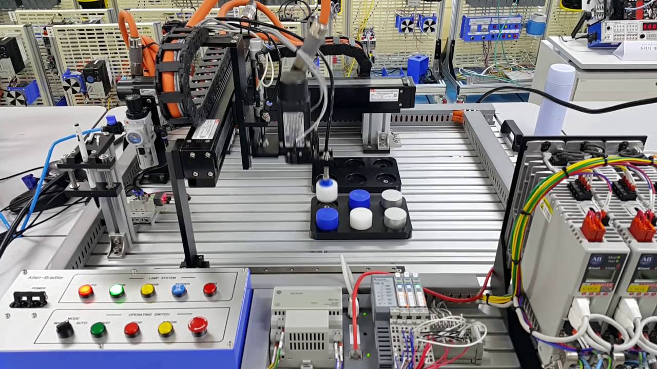 AB_PLC 3축 서보드라이브 제어_졸업작품전시회 - YouTube