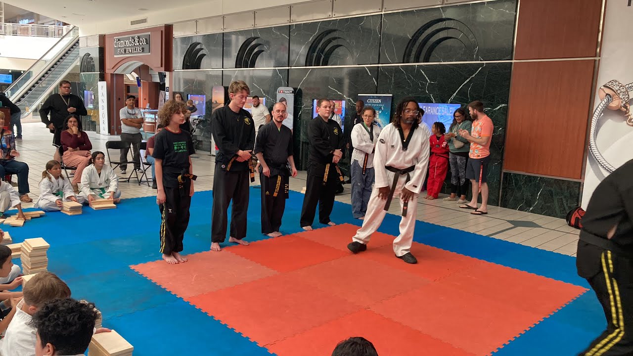 Point Fighter Live is live! - YouTube