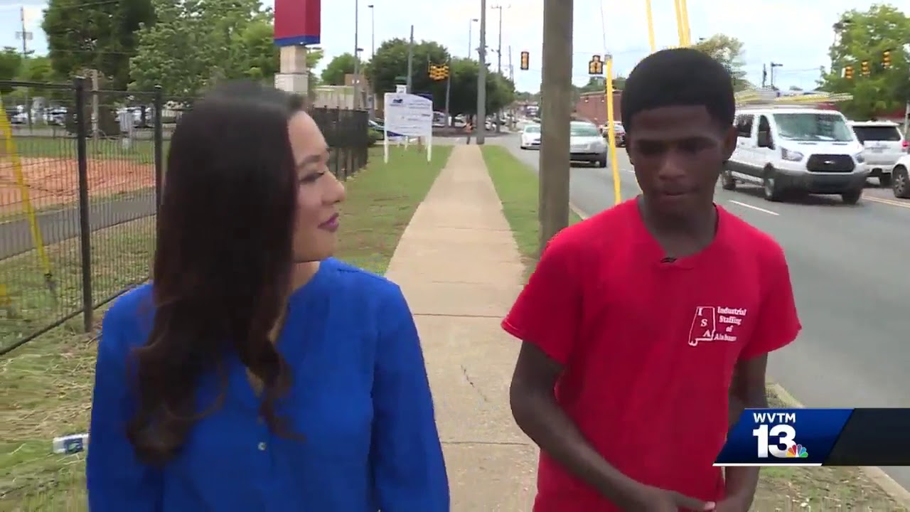 Teen walks, takes bus to high school graduation - YouTube