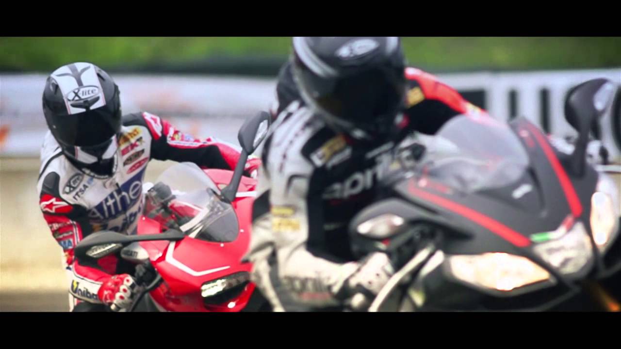 Xlite X-802R Ultra Carbon Ultralight Test. New SBK Helmet - YouTube