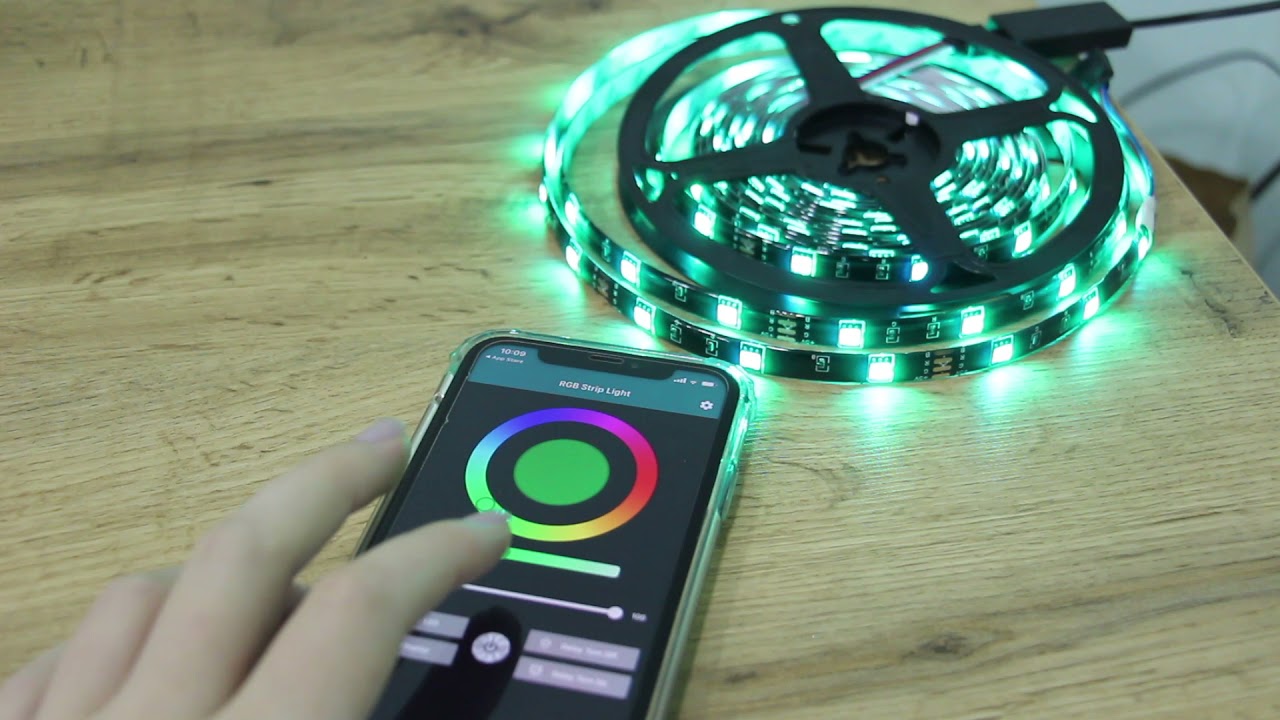 LED pásek s mobilní aplikací - YouTube
