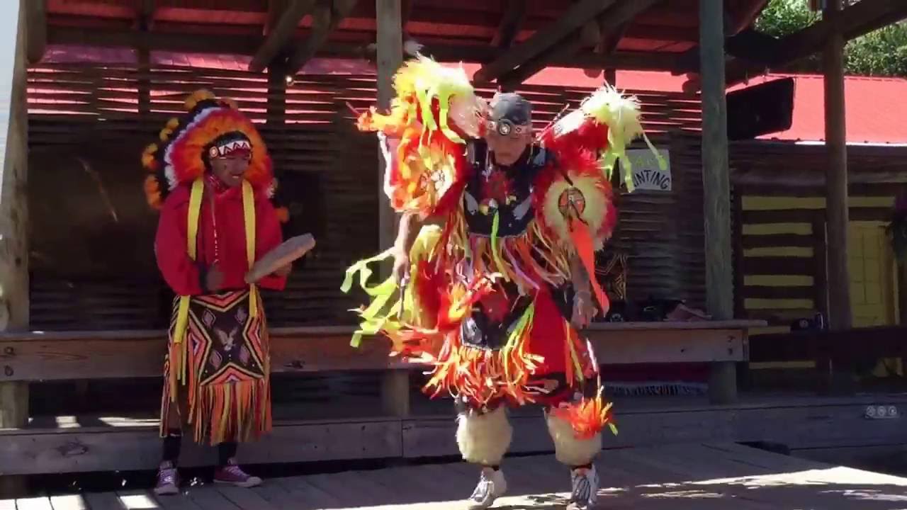 Powwow Style Native American Dance Show. Cherokee, North Carolina - YouTube