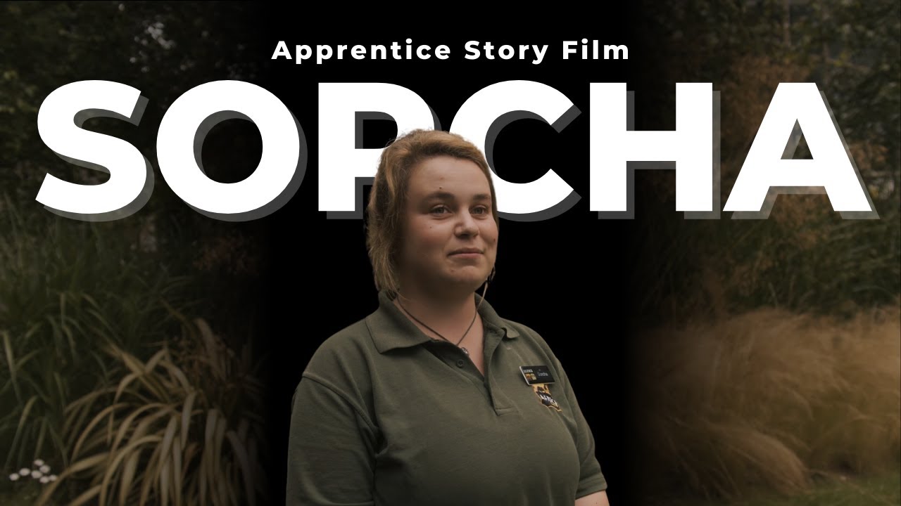 Sorcha @ Africa Alive! Apprentice Story - YouTube