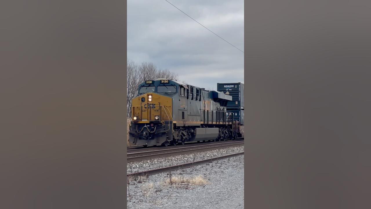 CSX 3130 rolls a intermodal past Pine Junction - YouTube
