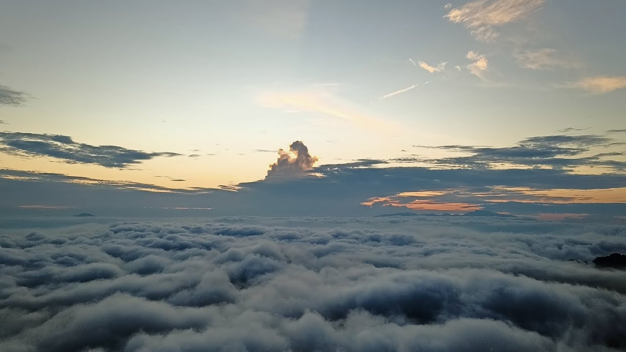 Keindahan Panorama alam Buntu Sopai di Toraja Utara - YouTube