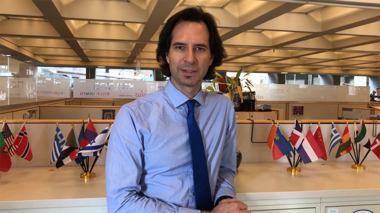 Dr. Erik Voss - YouTube