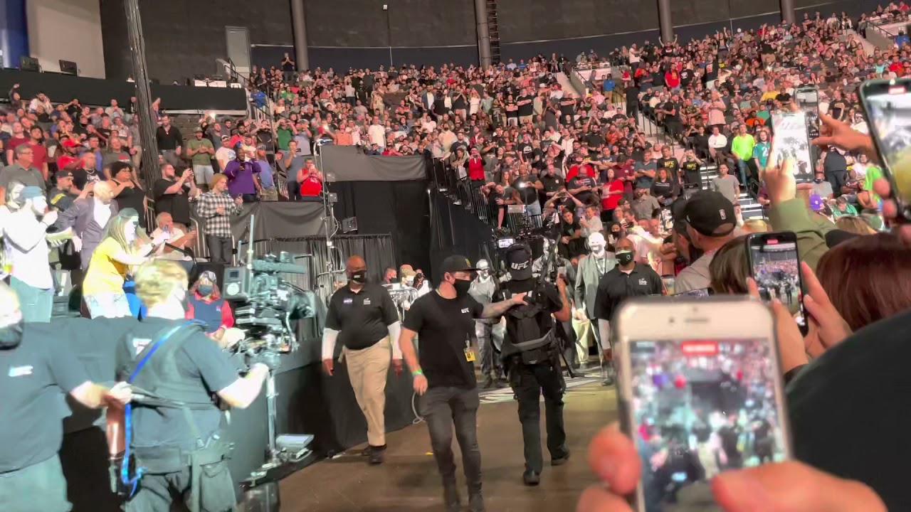 Uriah Hall’s UFC 261 Walkout - YouTube