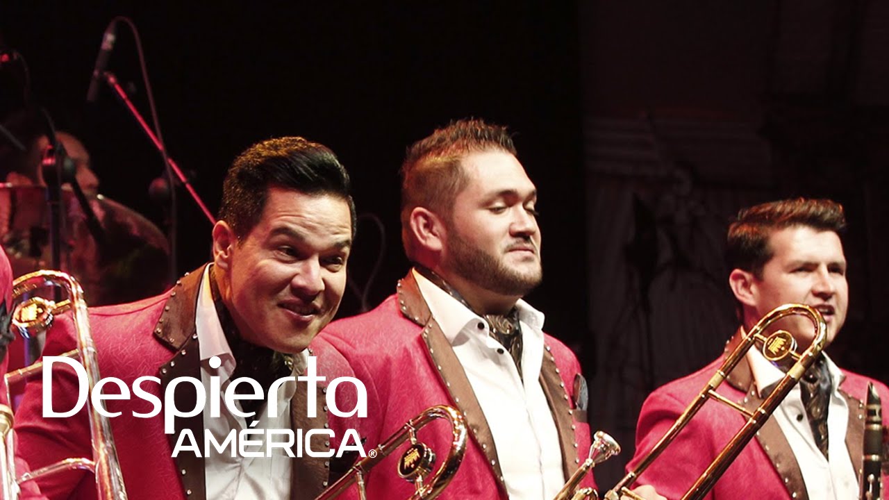 Atacaron a tiros el autobús de la Banda El Recodo - YouTube