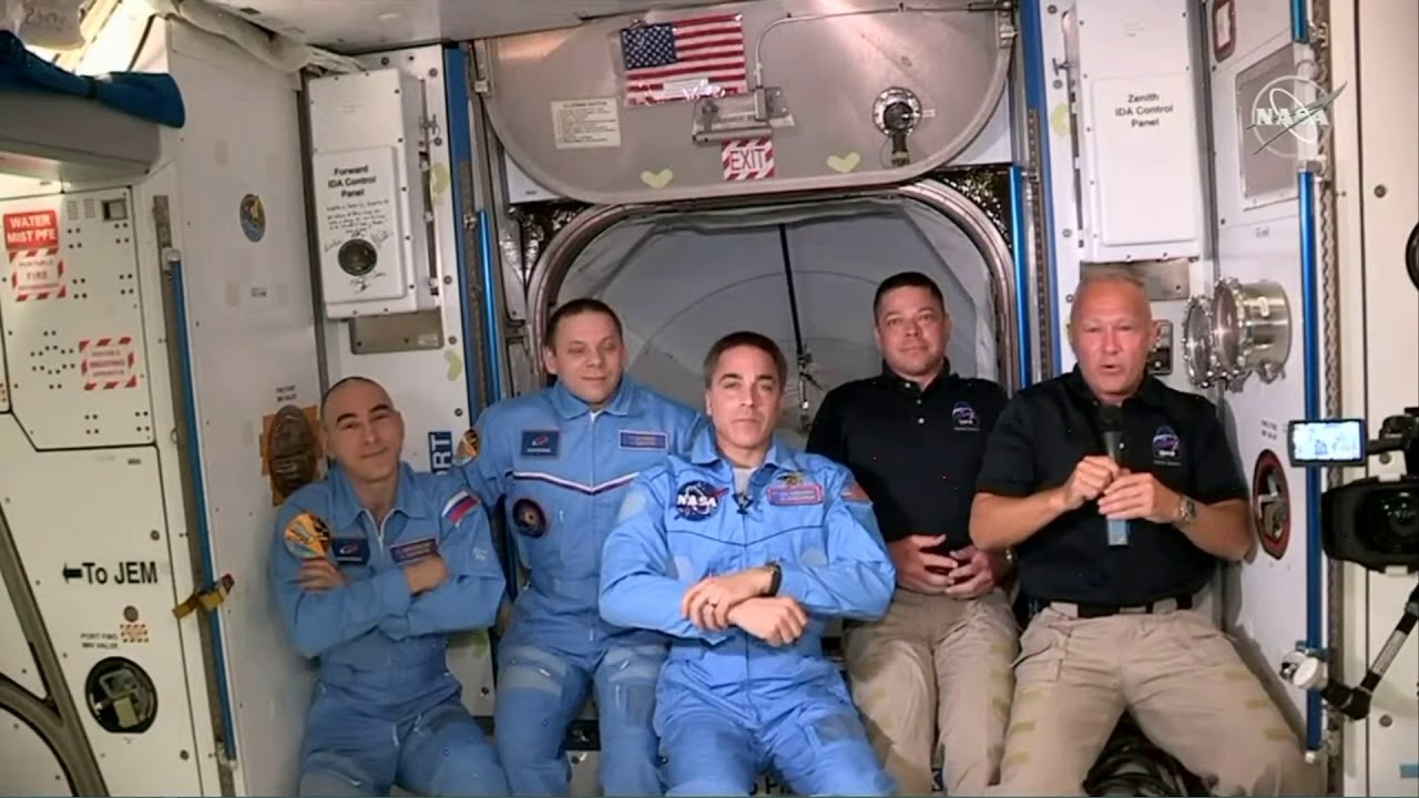 New SpaceX Endeavour crew entering the IIS - YouTube